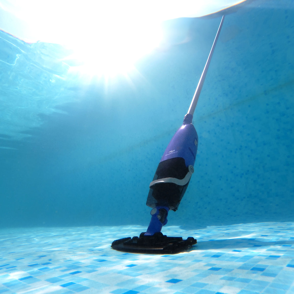 Maytronics, Niya Aquasweep S1 — Piscines et Spas POSEIDON